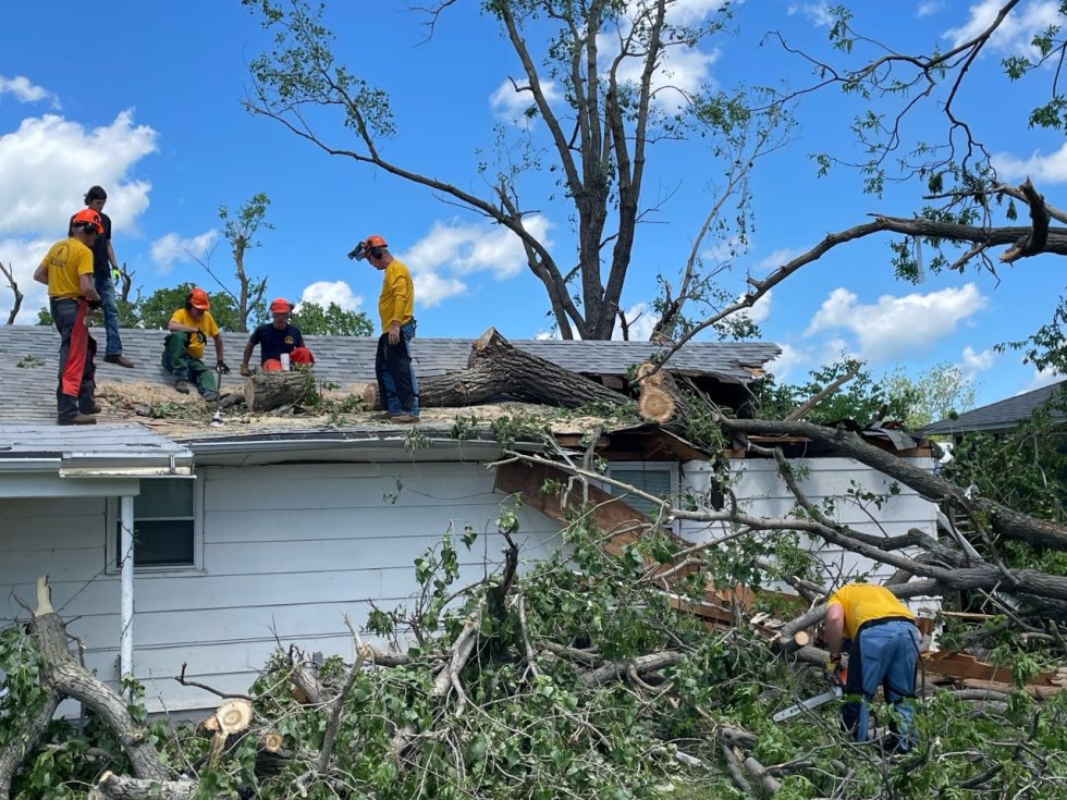 Oklahoma Baptist DR volunteers bringing hope, help after deadly ...